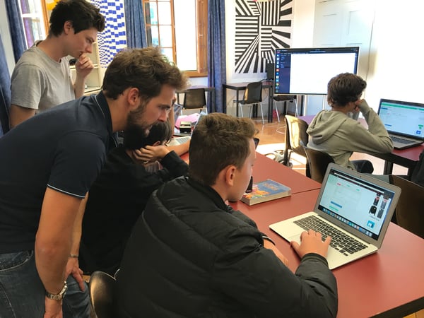 Robots at the ready as Brillantmont’s coding lessons come to life!